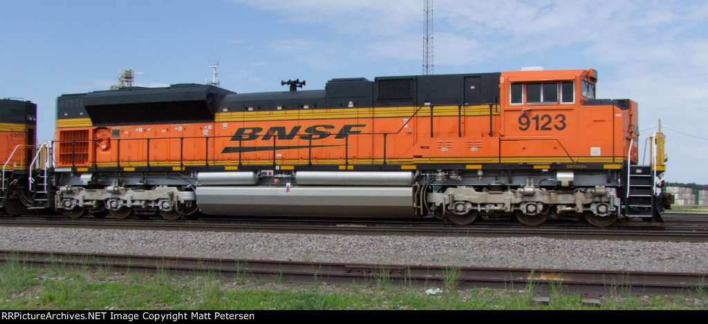 BNSF 9123